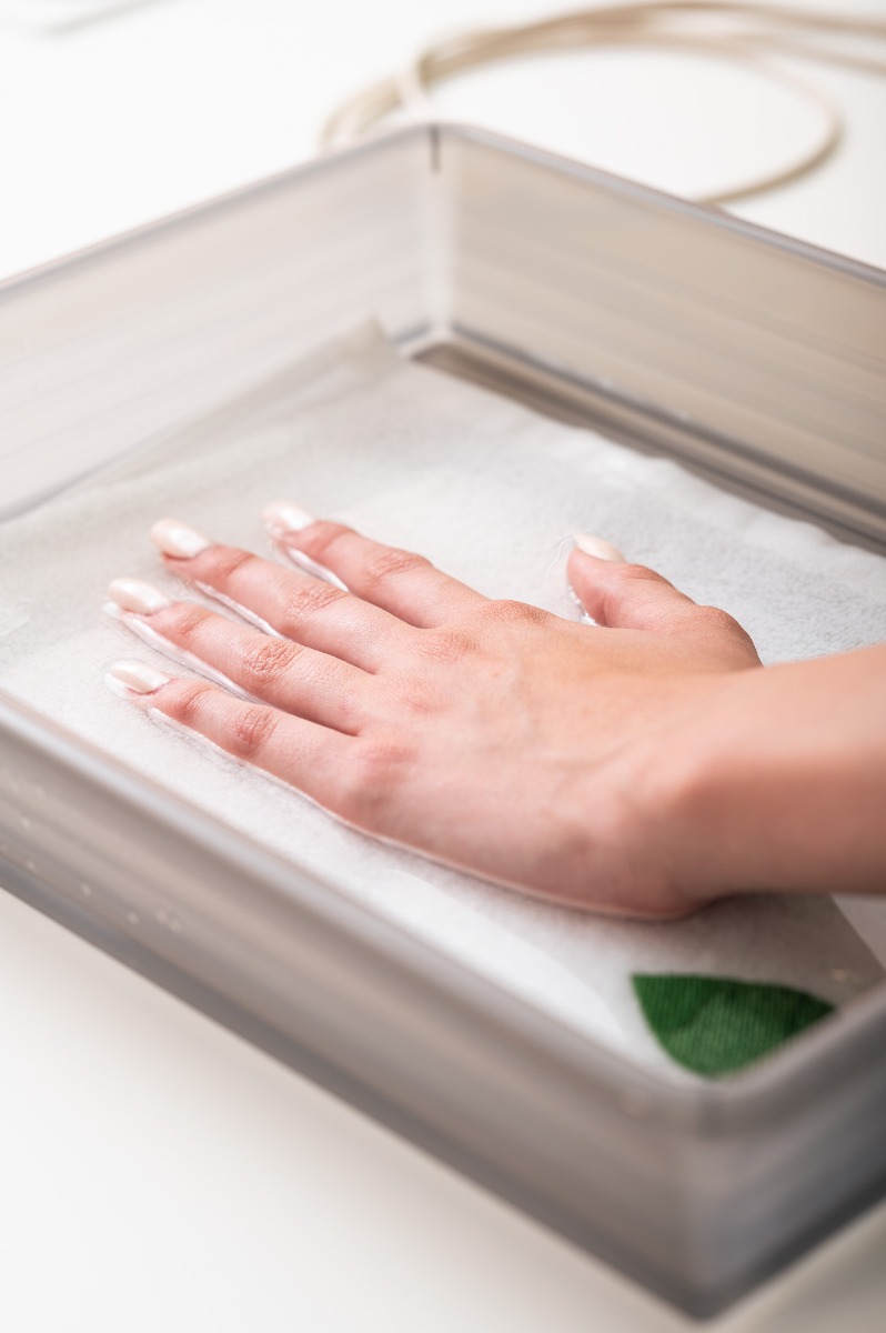 Iontophoresis Machine for Hands and Feet – Hidroxa